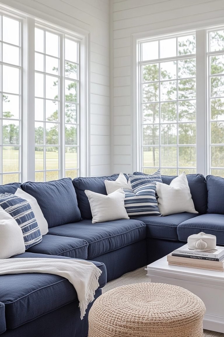 29 Coastal Preppy Interior Ideas For A Sophisticated Seaside Look ...
